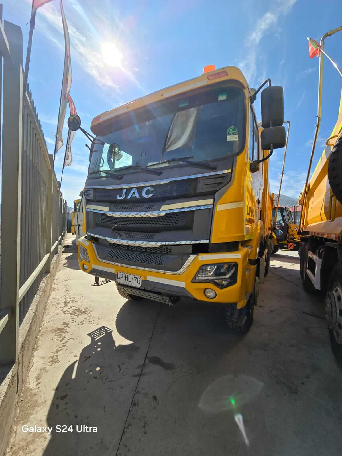 camión JAC Tolva 3262 año 2022 RT (26) JAC Motors - https://www.dercomaq.cl/